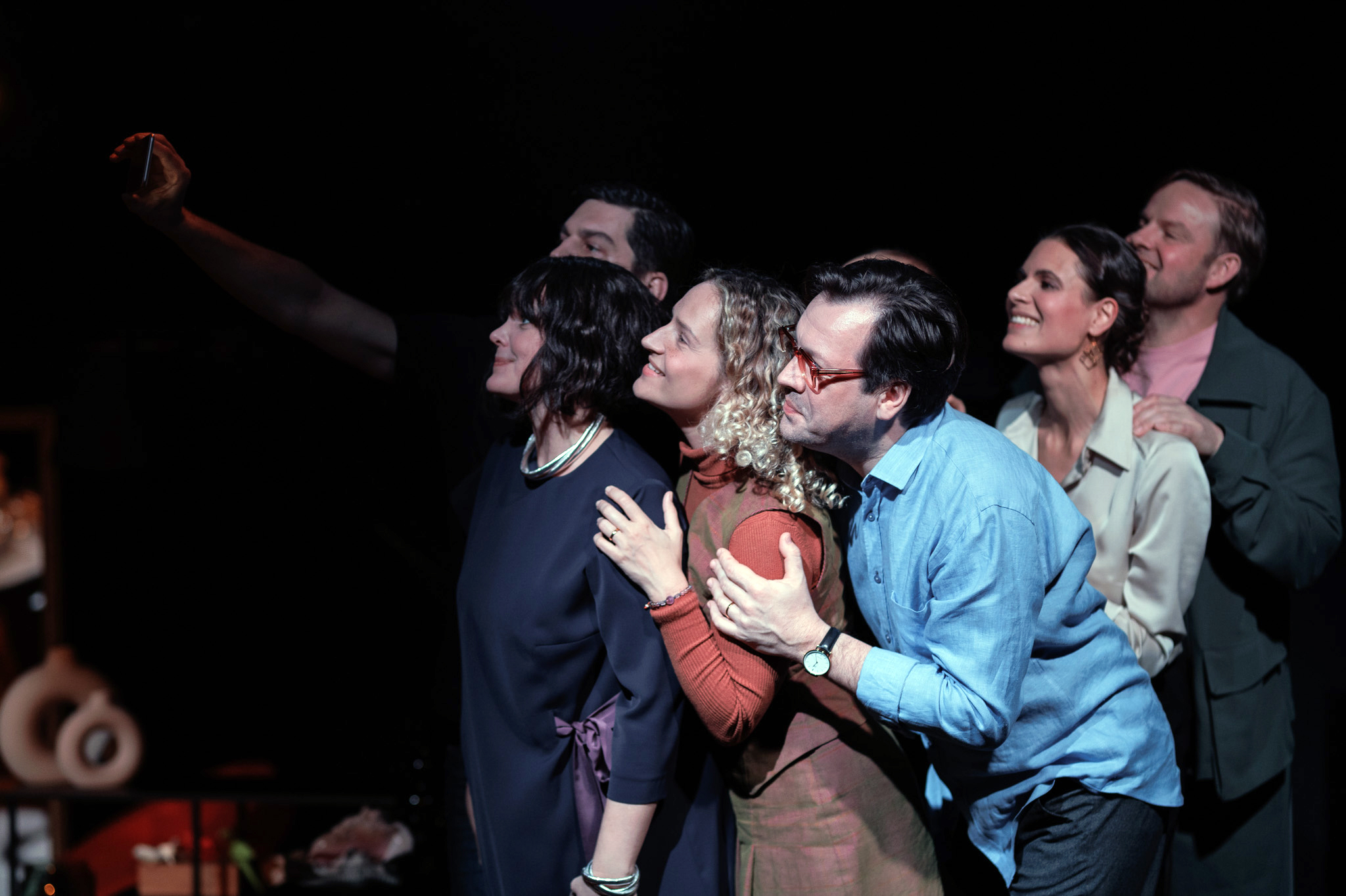 Draamateatris esietendub Taavi Teplenkovi debüütlavastus „Võõrad ...