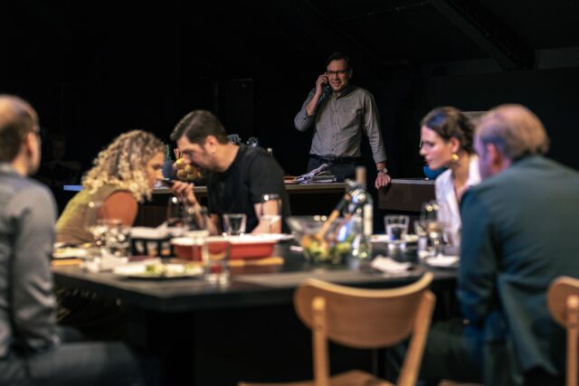 Võõrad - Draamateater